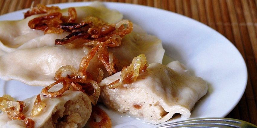 Tradycyjne Dania Regionalne - przepisy ze wszystkich regionów Polski